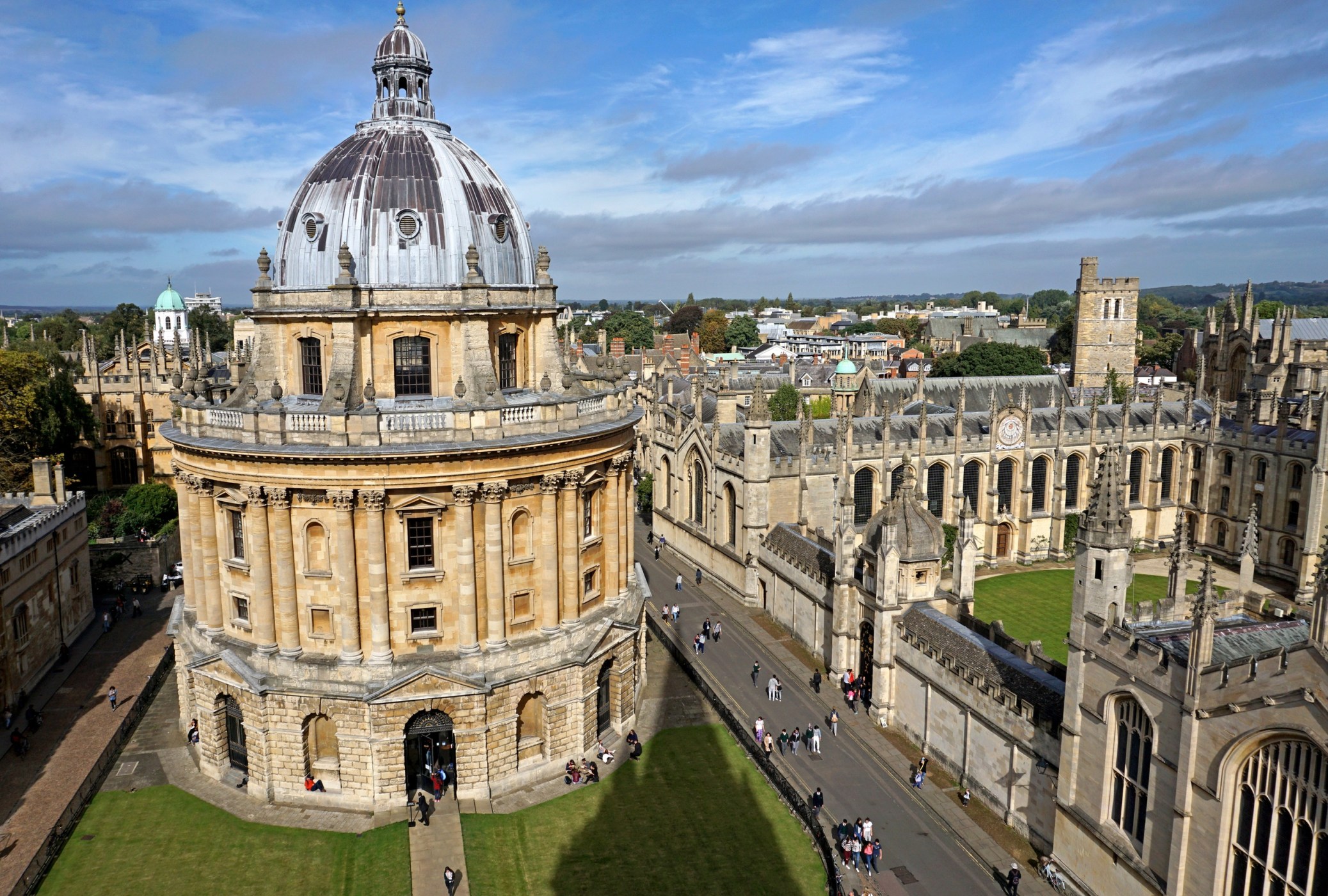 Oxford University College Walking Tour | Alumni Tours